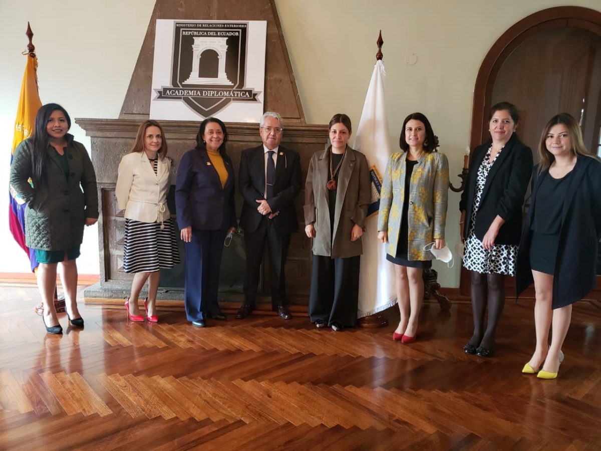 VISITA DE CORTESÍA A LA SEDE DE LA ACADEMIA DIPLOMÁTICA DEL ECUADOR ... VISITA DE CORTESÍA A LA SEDE DE LA ACADEMIA DIPLOMÁTICA DEL ECUADOR ...